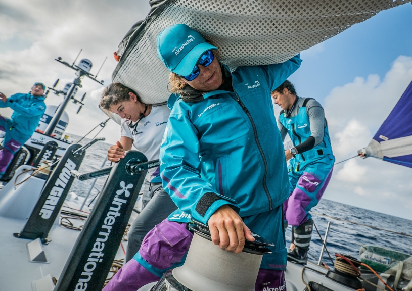 El Vestas 11th Hour Racing y el team AkzoNobel lideran la aproximación ... El Vestas 11th Hour Racing y el team AkzoNobel lideran la aproximación ...